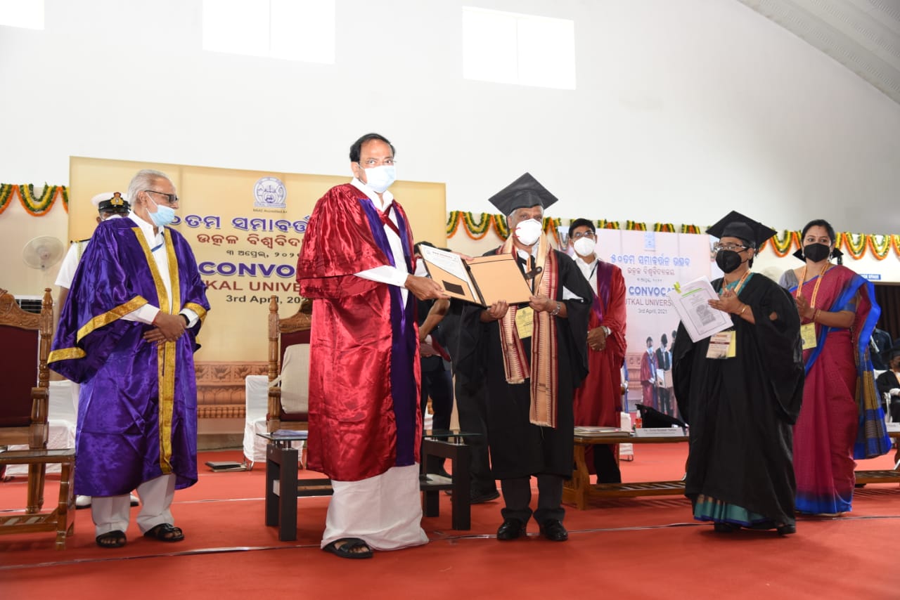 Utkal University Convocation: 5 Eminent Odisha Personalities Conferred ...